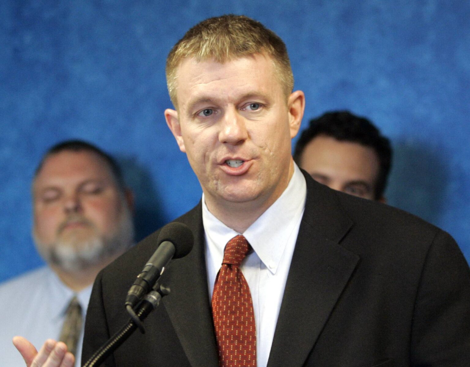 Anti-choice lawmaker threatens to set himself on fire to protest ...