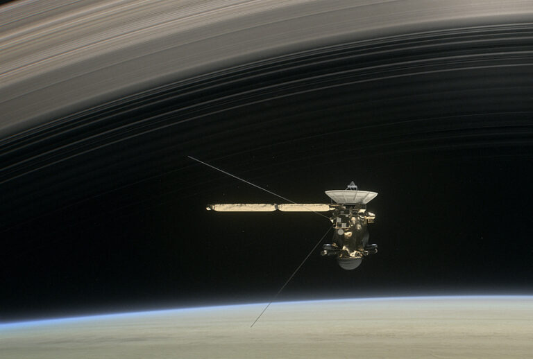 Cassini spacecraft crashes into Saturn - Salon.com