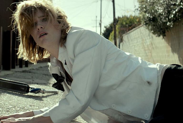 Mackenzie Davis on playing a comedic antiheroine in "Izzy Gets the F**k ...