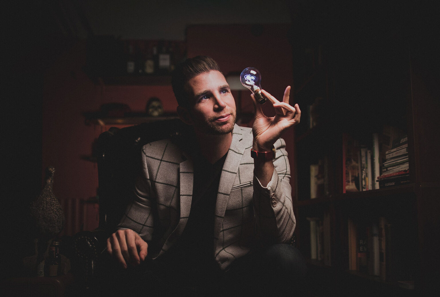 Joshua Jay explains how magicians think — without ruining the magic ...