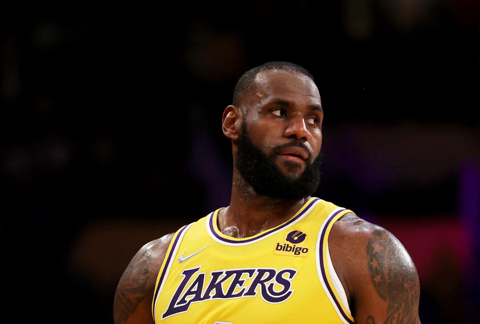 "The choice is clear": LeBron endorses Harris, shares compilation of ...