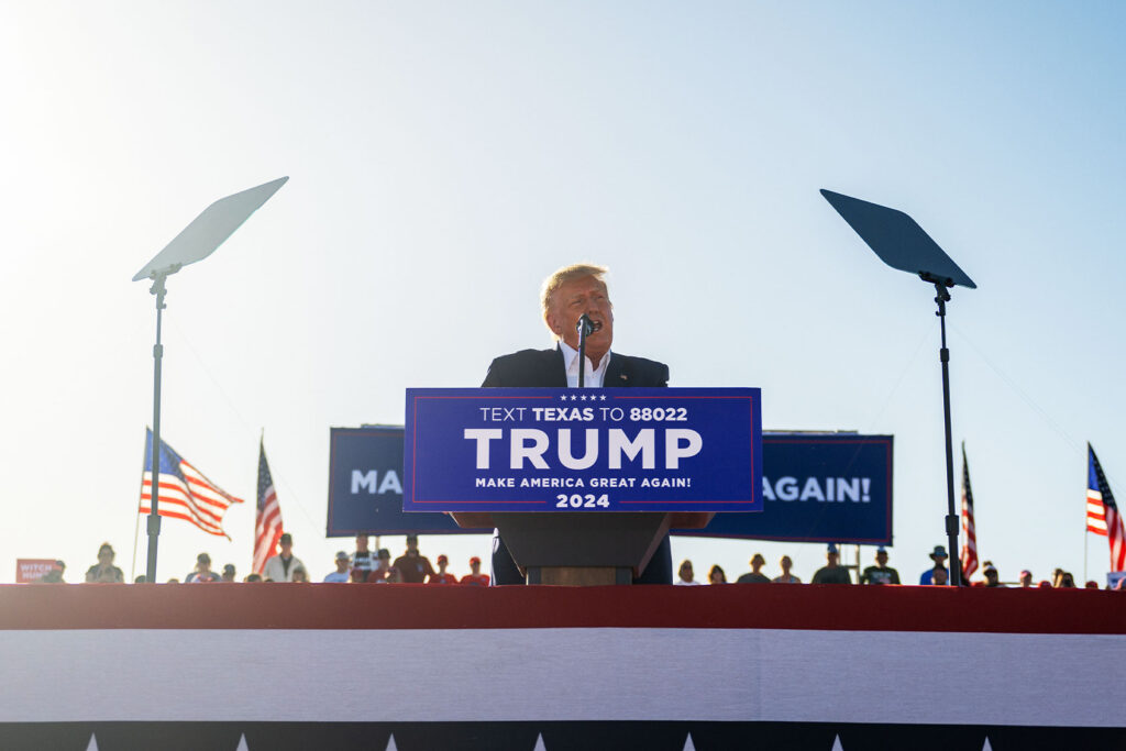 "The crowd began to thin": Trump Waco rally crowd started filing out ...