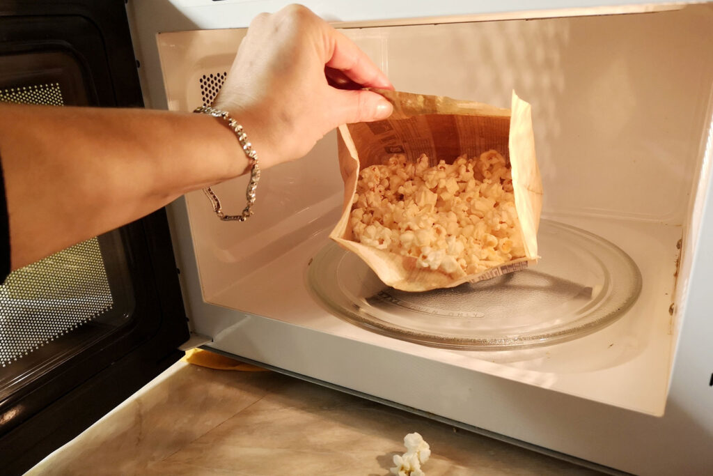 Your microwave popcorn bags are full of harmful "forever chemicals ...