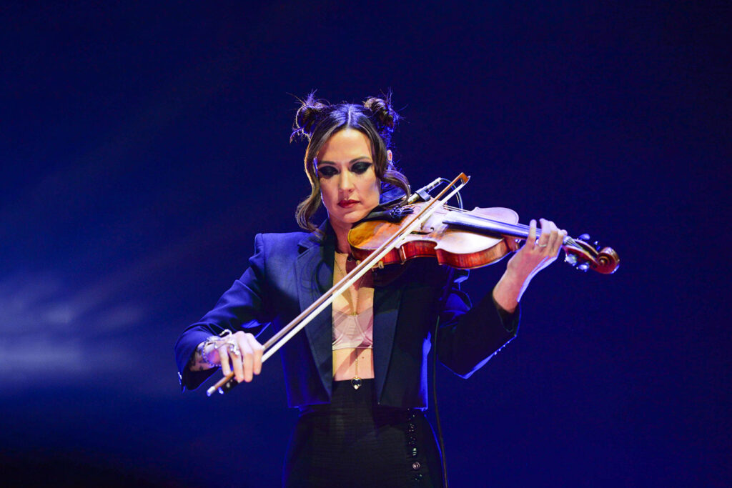 "I'm not quiet, but my voice still warbles": Amanda Shires on her new ...