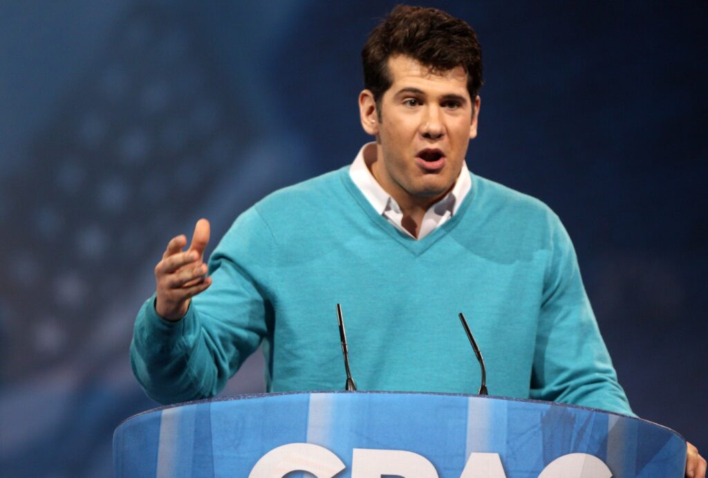 “Abusive” right-winger Steven Crowder exposed himself at work and ...