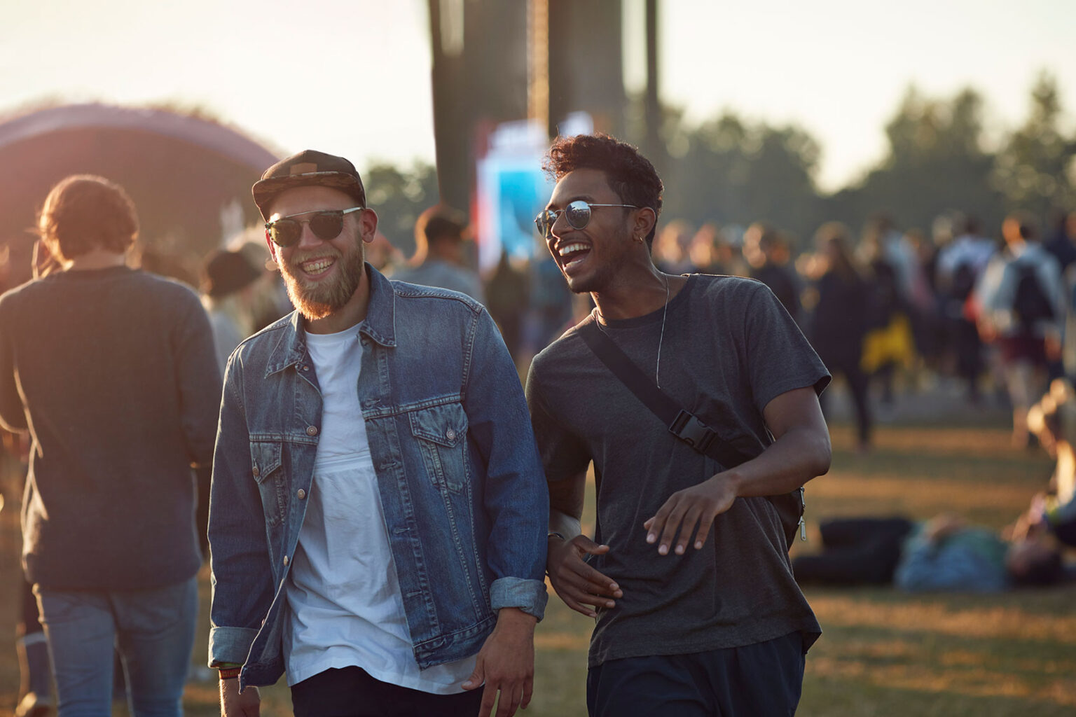 Here's why experts say men need more friends in their lives — and how ...