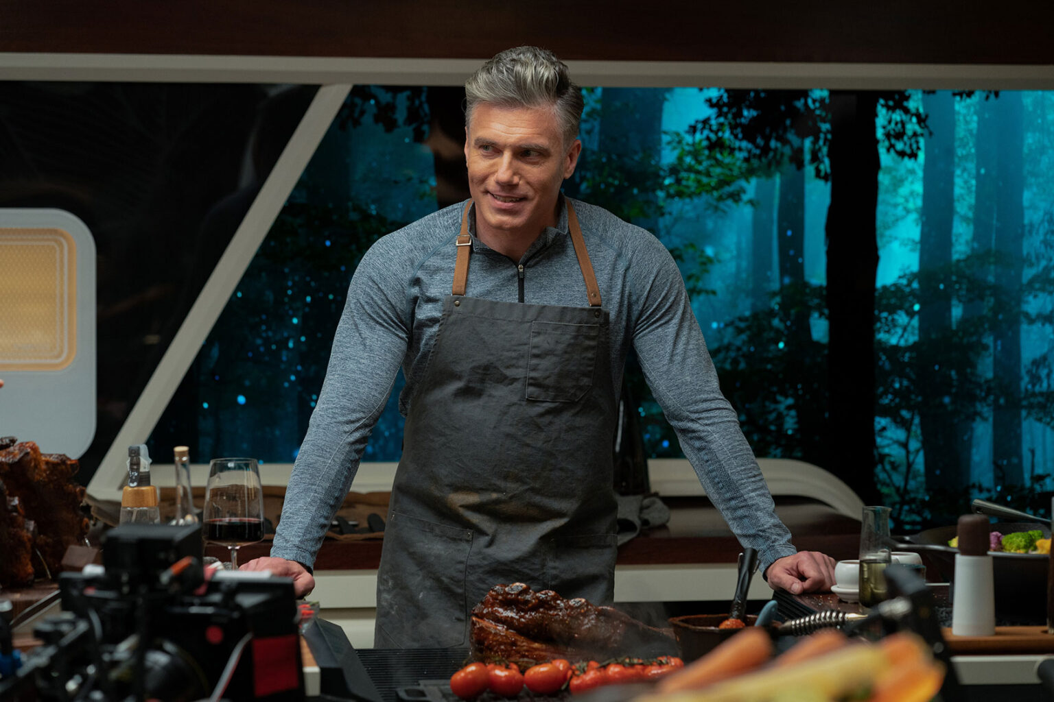 "Pike made jambalaya": How "Strange New Worlds" Captain Pike expresses ...