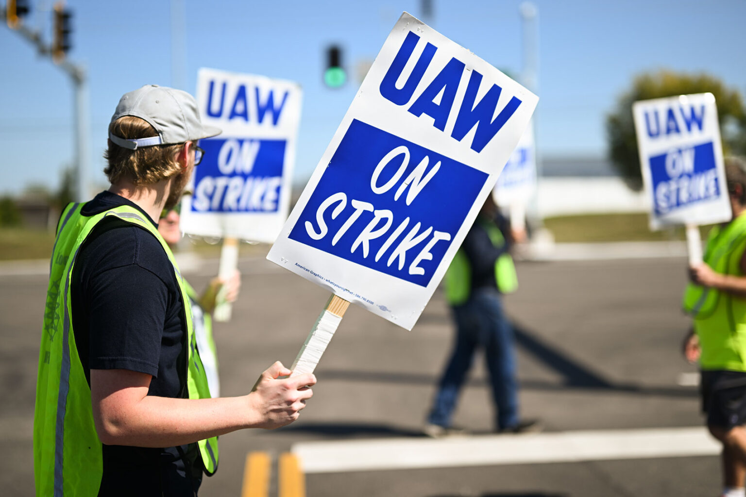 UAW's high-stakes gambit: This strike is a "potential paradigm shift ...