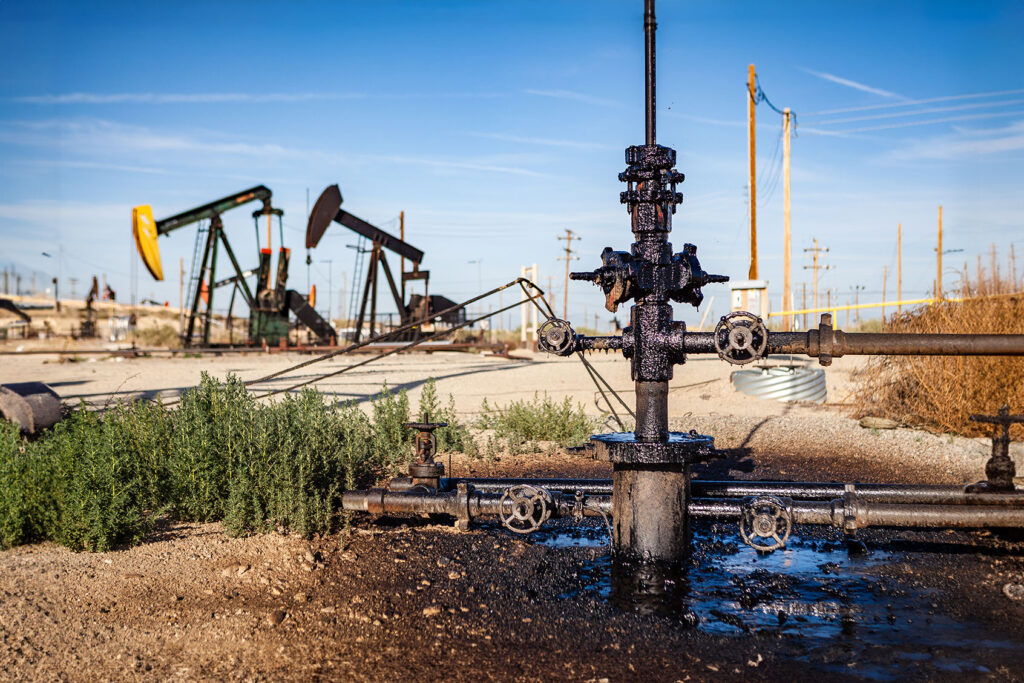 California lets companies keep "dangerous" oil wells unplugged forever ...