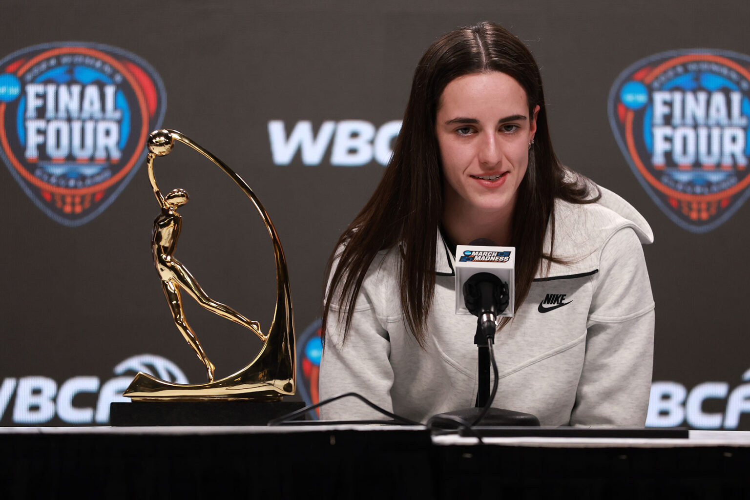 "I’m part of the problem": Male reporter apologizes to WNBA's Caitlin ...