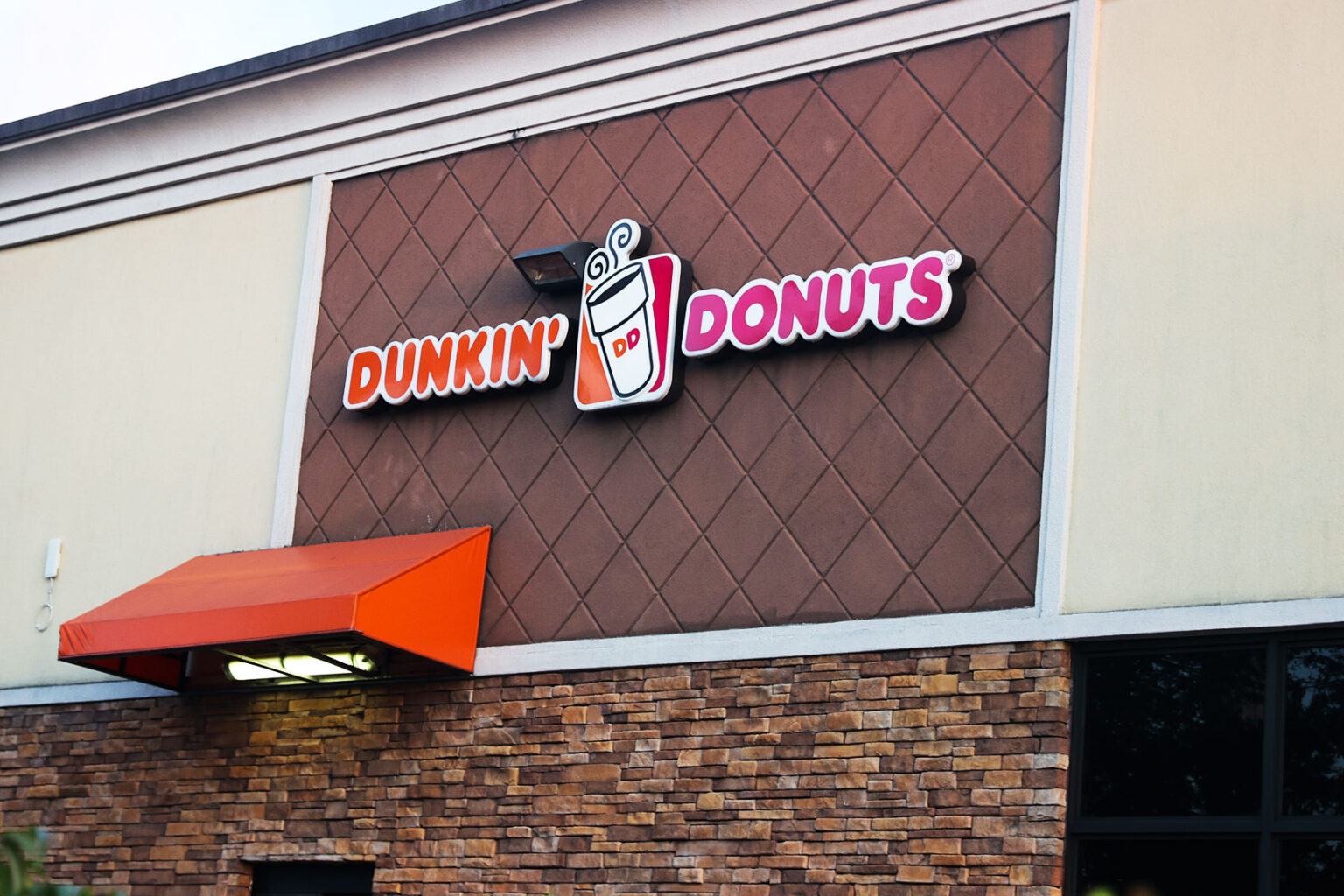 Dunkin' joins the value meal wars with brand-new $6 DunKings meal deal ...