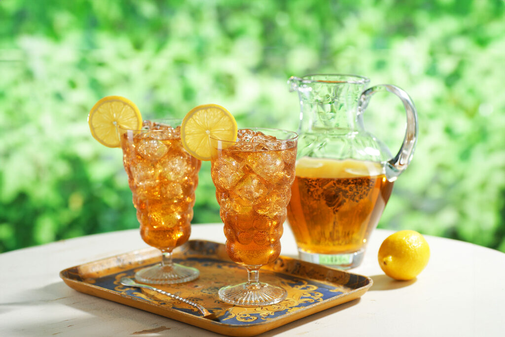 This Bourbon Iced Tea is the perfect cocktail for summertime "porch ...