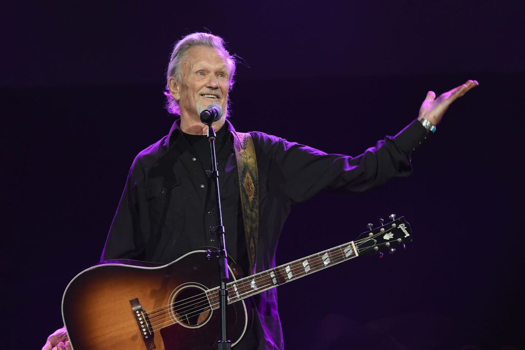 "What a great loss": Reactions pour in after news of Kris Kristofferson ...