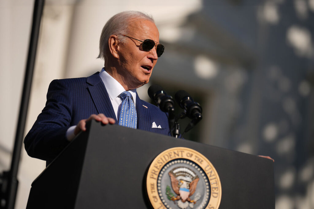 Former FBI agent urges Biden to order background checks on Trump's ...