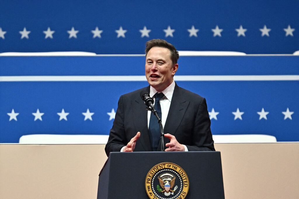 "It was a Nazi salute": Historian dismisses claim that Musk's raised ...
