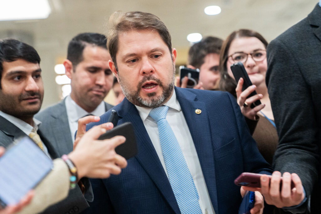 "Shameful": Arizona activists slam Kelly and Gallego for supporting GOP ...