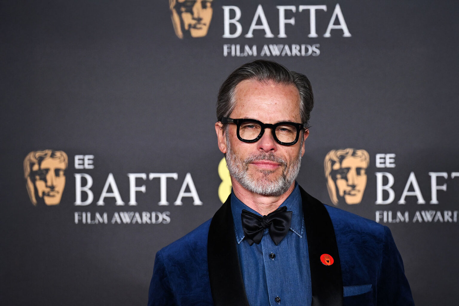 Guy Pearce says he "broke down and sobbed" after gaining clarity on ...